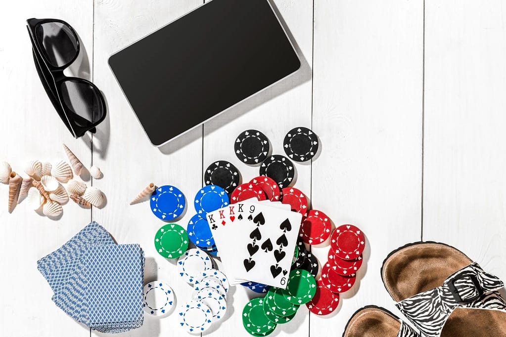 How to Throw a Fun Pool Party for Adults This Summer - Kards by Kaylee